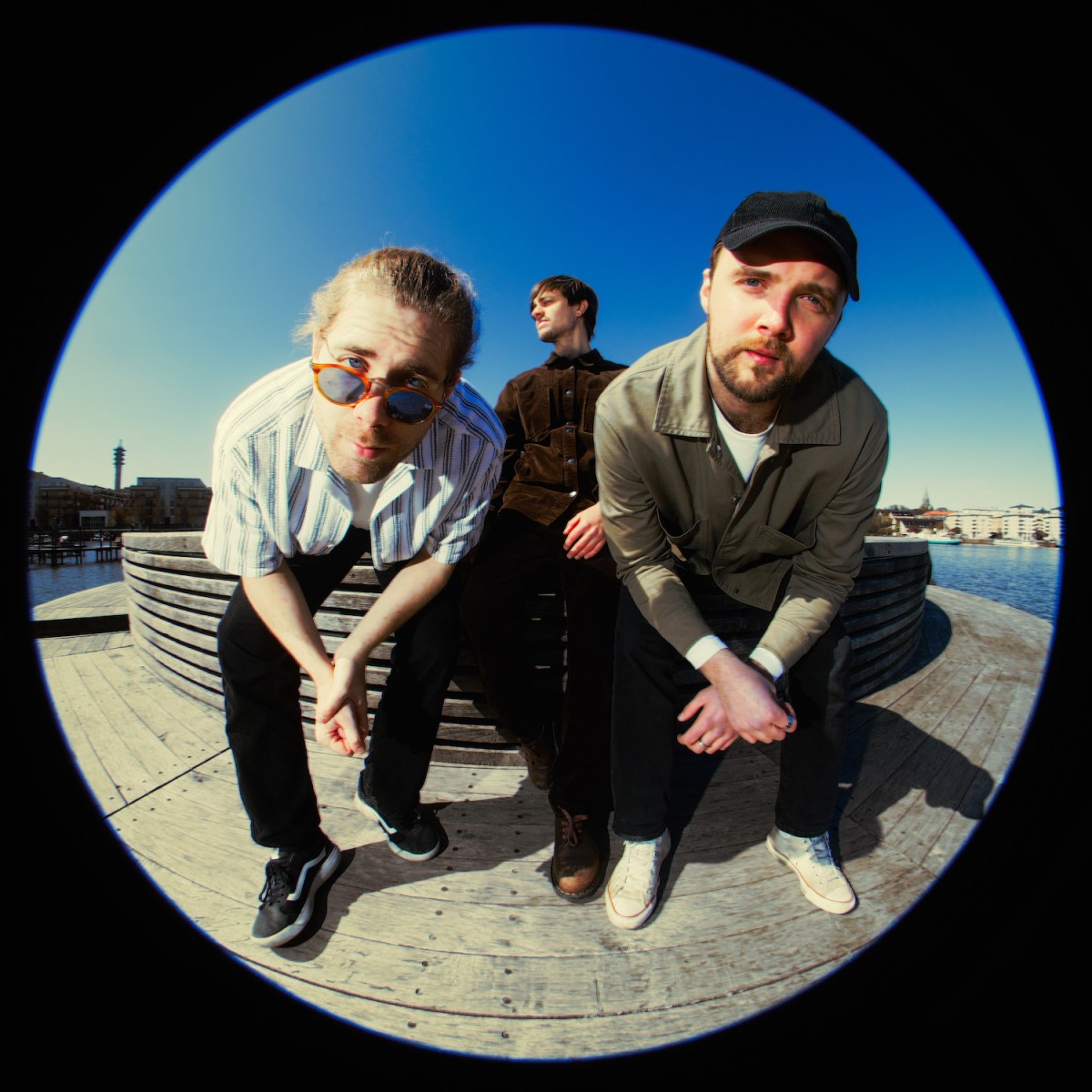 With ‘Hey!’, Frank Follows bring a new vulnerability to their 00s indie ...